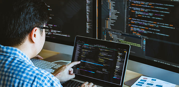 システムエンジニアを未経験から目指す方法｜求人状況や転職後の年収、おすすめ資格も紹介